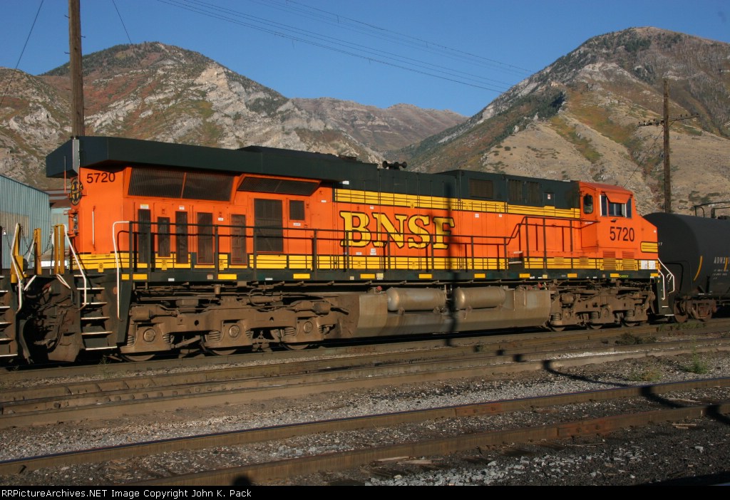 BNSF 5720